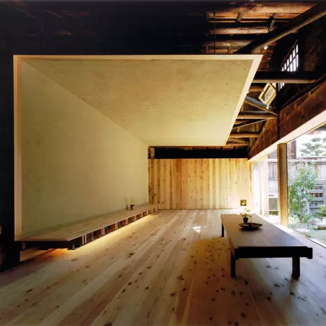 Casa antiga de madeira de Tadashi Yoshimura Architects