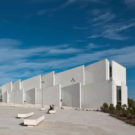 Facultade de Ciencias da Saúde de Zaragoza polo Taller Básico de Arquitectura