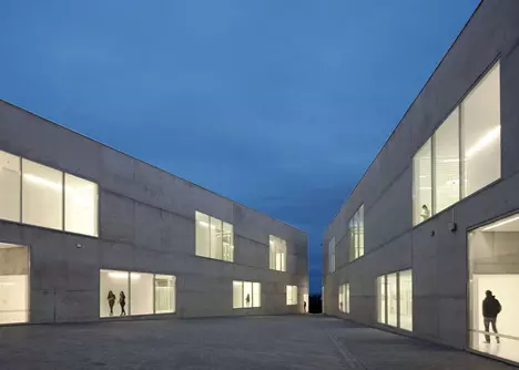 Fakultà tas-Saħħa f’Zaragoza minn Taller Basico de Arquitectura