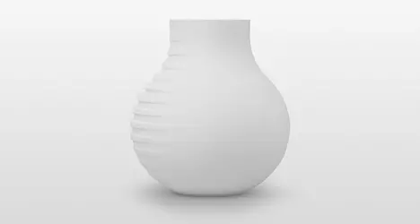 Le vase Mutant de Yiannis Ghikas a un motif de surface de science-fiction