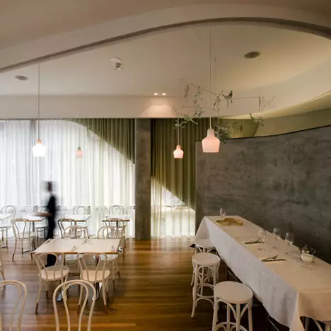 Bar i restaurant Roslyn Street per Durbach Block Architects