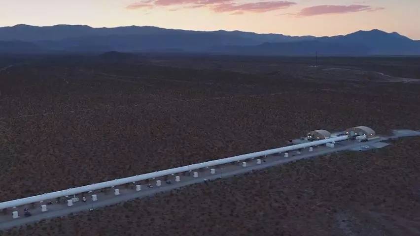 Uji sistem penuh pertama Hyperloop One mencapai 190 mph dalam lima detik 102611_1