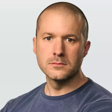 Jonathan Ive သည် UK ၏ တီထွင်ဖန်တီးမှုဆိုင်ရာ ပညာရေးကို ကယ်တင်ရန် လှုပ်ရှားမှုတွင် ပါဝင်ခဲ့သည်။