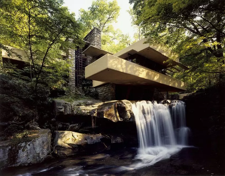 Фрэнк Ллойд Райт тарабынан Fallingwater