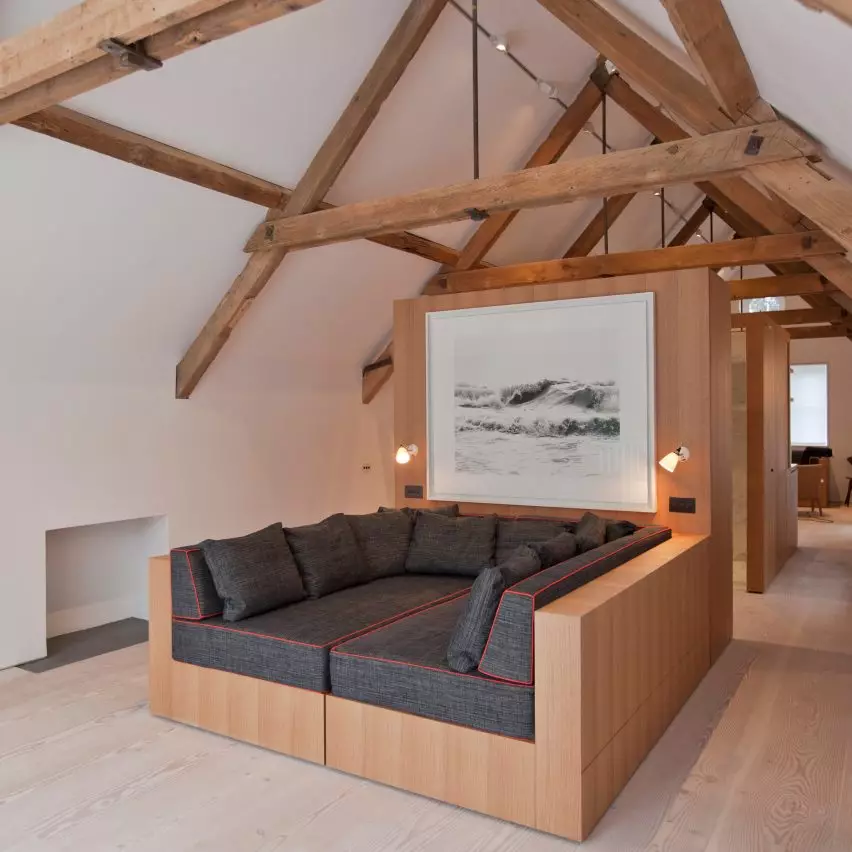 the-boathouse-alex-cochrane-architects-lounge-roundup-pinterest-col