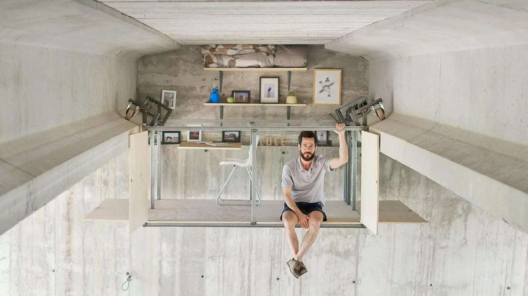 Fernando Abellanas mencipta studio rahsia di bawah jambatan di Valencia