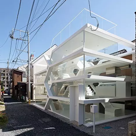 S Kuća Yuusukea Karasawe ima potpuno prozirnu fasadu