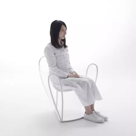 Cadira transparent de Nendo