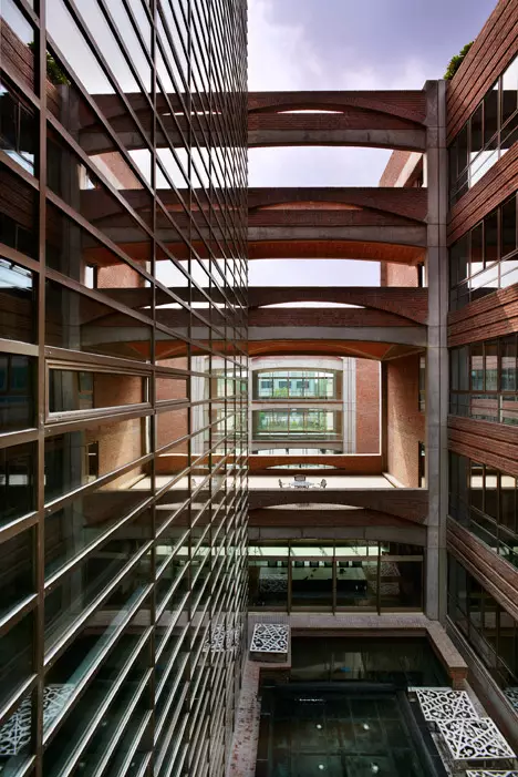 Kantor Pusat Triburg, Gurgaon, Haryana oleh SPA Design