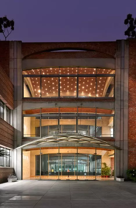 Kantor Pusat Triburg, Gurgaon, Haryana oleh SPA Design