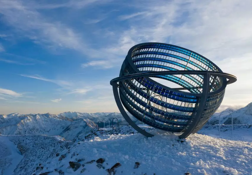 Olafur Eliassonin Out Glacial Perspectives -installaatio