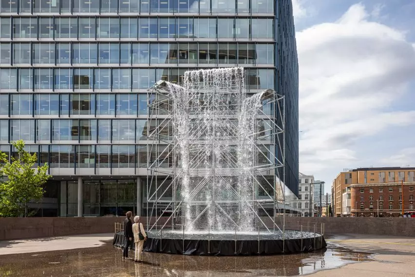 Pameran anyar Olafur Eliasson di Tate Modern ngahijikeun tilu puluh taun karya seniman