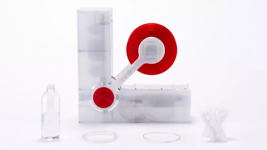 प्लास्टिक की बोतल के बगल में रीटेन चेंग द्वारा पॉलीफॉर्मर रीसाइक्लिंग मशीन