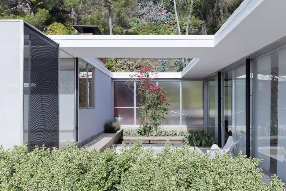 Julius Shulman Home and Studio nataon'i Lorcan O'Herlihy Architects