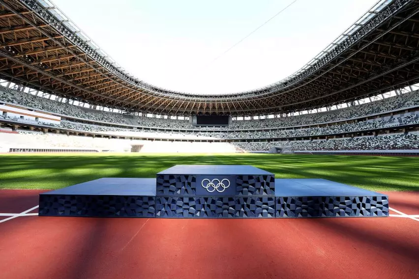 İdman stadionunda 3D çap edilmiş podium