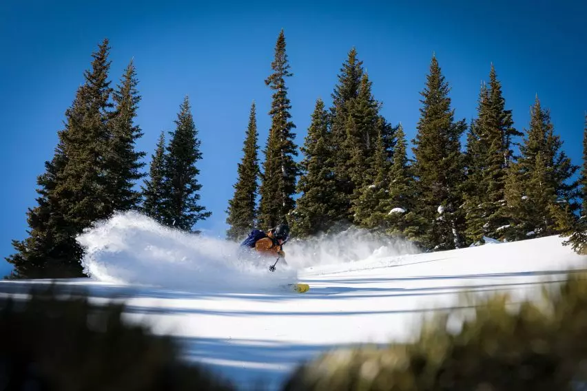 WNDR Alpine vyvíja lyže vyrobené z rias na čistenie svahov