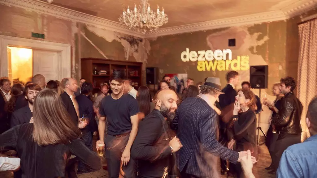 Ο Dezeen κερδίζει άλλο ένα βραβείο... για τα Dezeen Awards!