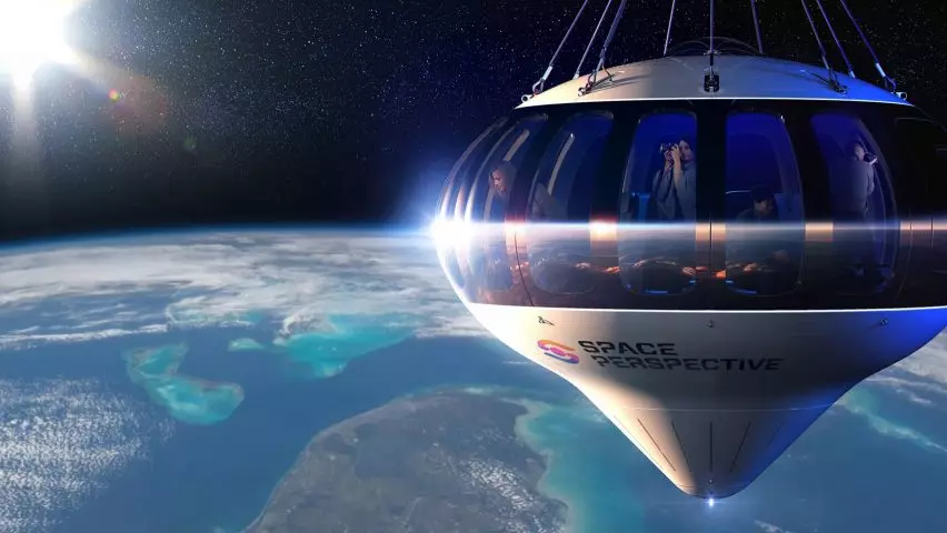 Passenger capsule yeSpaceship Neptune