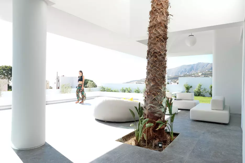Ụlọ okpomọkụ dị na Santorini nke Kapsimalis Architects
