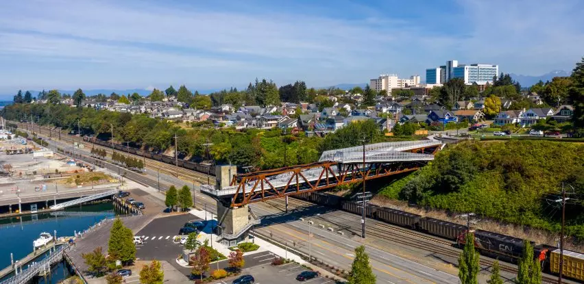 Isang konkreto at bakal na tulay sa Everett, Washington