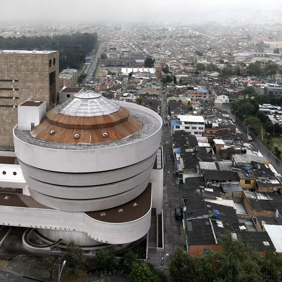 rafael uribe uribe o lo'o iai le galuega pueata a Guggenheim na saunia e Victor Enrich i Bogotá Colombia