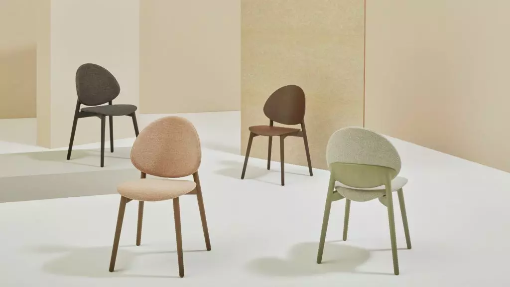 Constance Guisset 为 Billiani 设计的 Fleuron 椅子