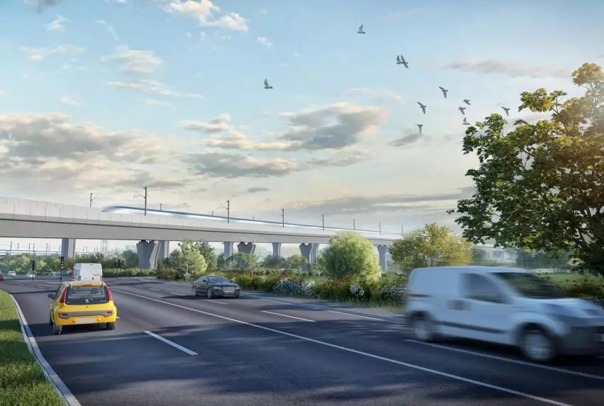 Un visuel de viaducs ferroviaires enjambant une autoroute dans le Warwickshire