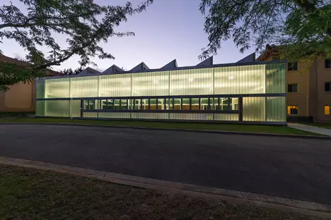 Townsend+Associates Architects의 PRC 풀 인클로저