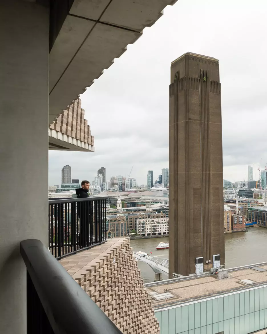 טאַטע-מאָדערן-פאַרלענגערונג-herzog-de-meuron-london-jim-stephenson_dezeen_936_18