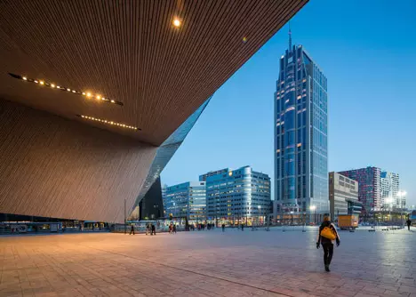 Ntlafatso ea seteishene sa Rotterdam Centraal ke Benthem Crouwel Architects, MVSA Architects le West 8