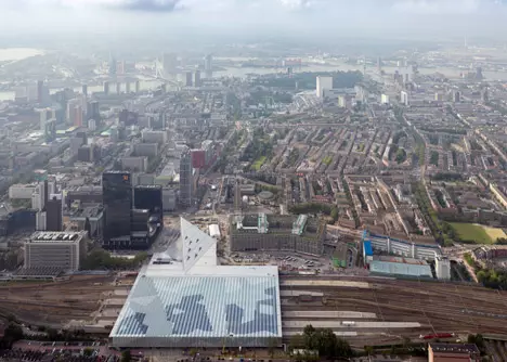 Ntlafatso ea seteishene sa Rotterdam Centraal ke Benthem Crouwel Architects, MVSA Architects le West 8