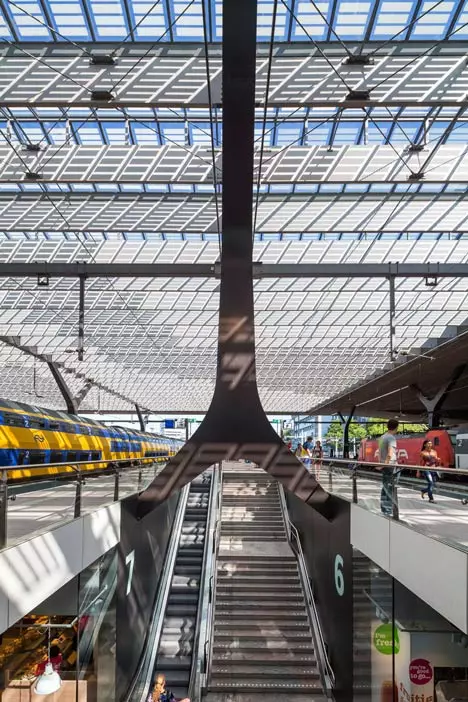 Ntlafatso ea seteishene sa Rotterdam Centraal ke Benthem Crouwel Architects, MVSA Architects le West 8