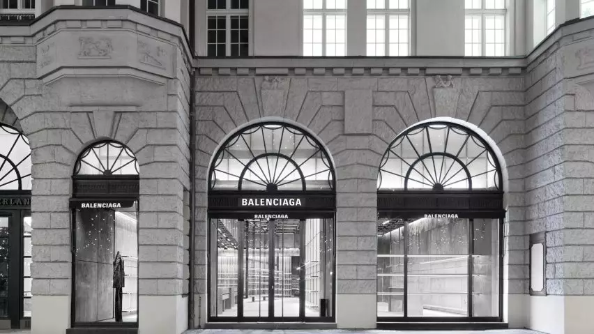 Setšoantšo sa kantle sa lebenkele la Balenciaga Berlin