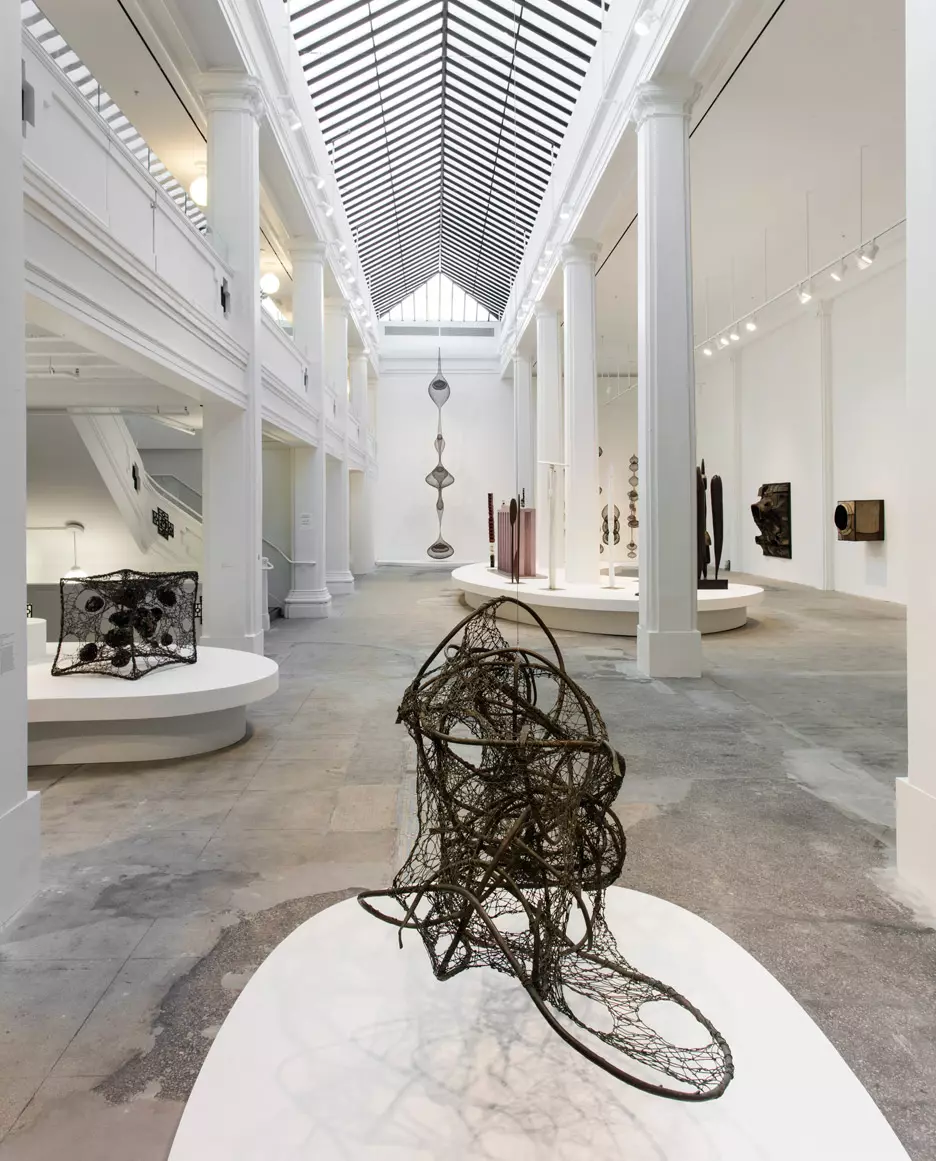 hauser-wirth-galeria-instalacja-los-angeles-usa_dezeen_936_5