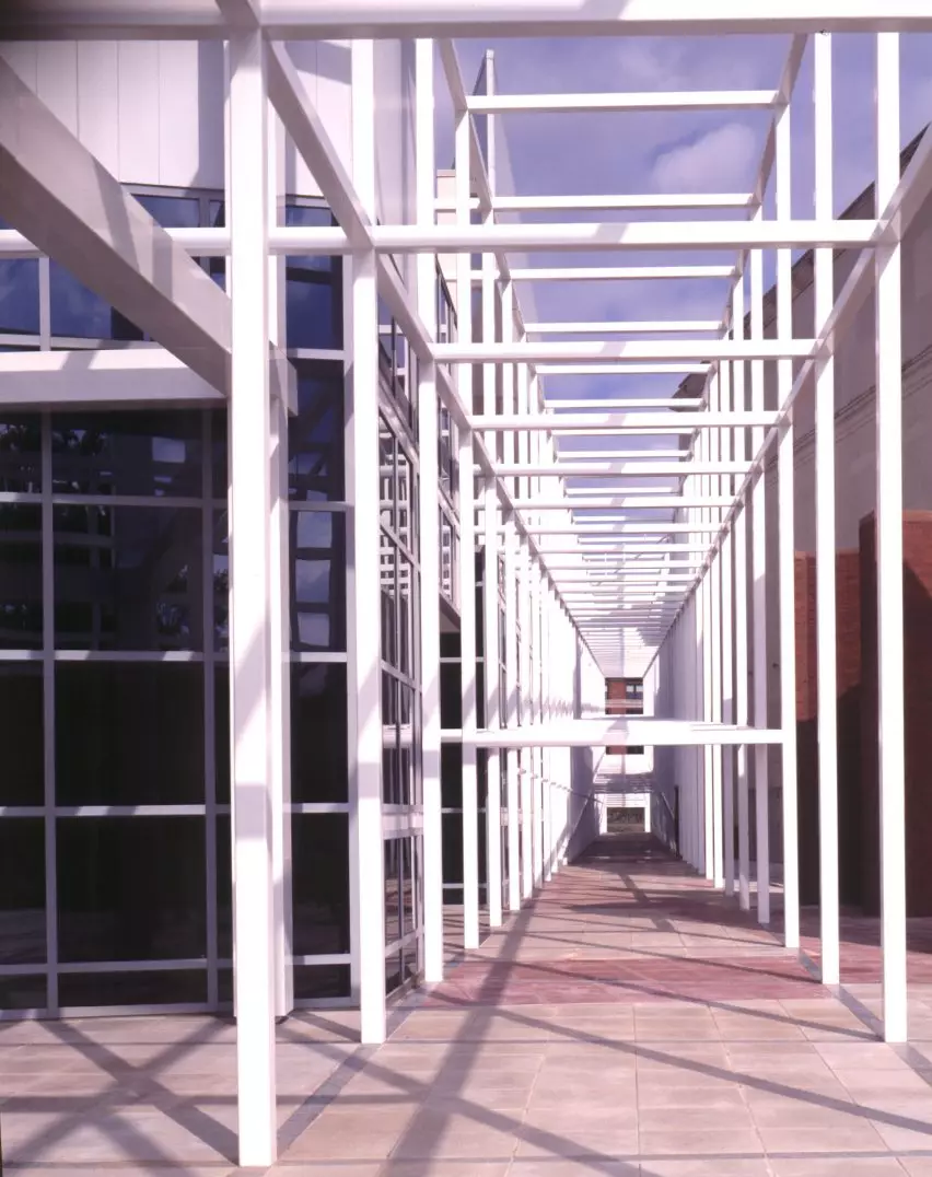 Imagine a pasarelei acoperite cu oțel de la Wexner Center for the Arts