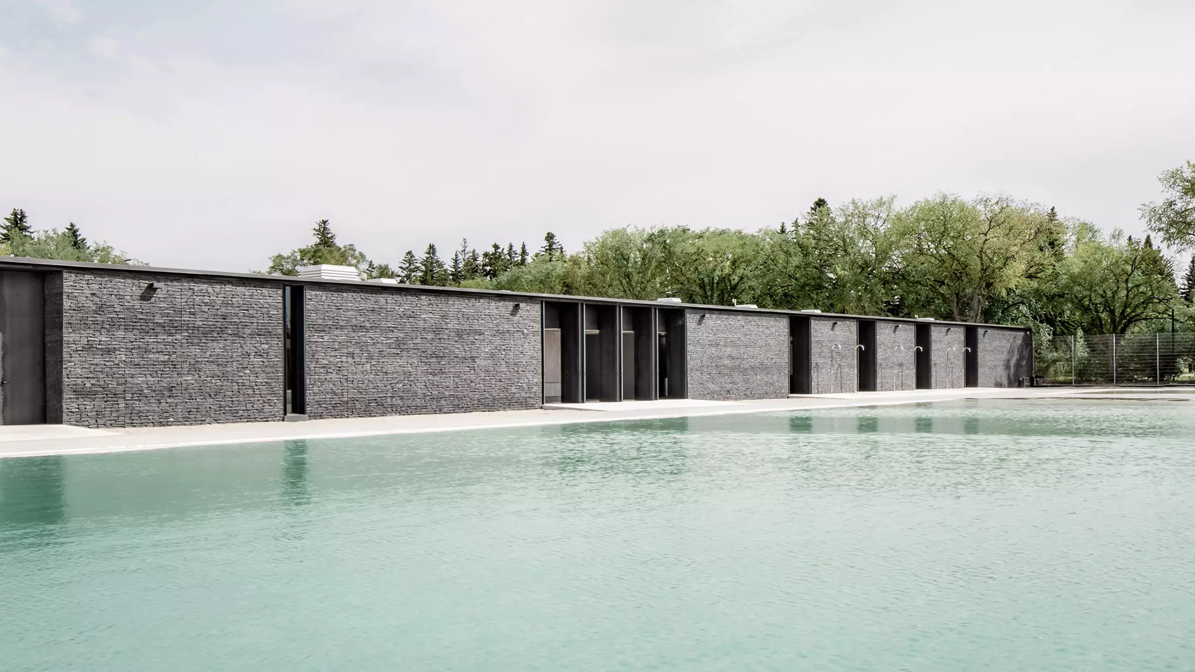 GH3 vytvára prirodzene filtrovaný vonkajší bazén pre kanadský park