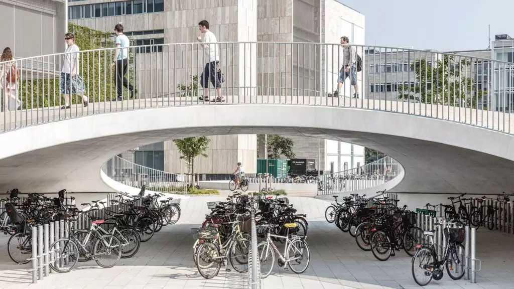 EU prioritiseer fietsryers en voetgangers in stede vir "eerste keer in die geskiedenis"