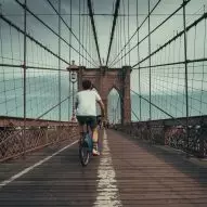 Na bicykli cez newyorský Brooklyn Bridge