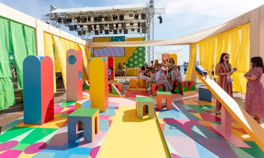 Installazione colorata del playground per Pinterest a Cannes Lions di Yinka Ilori