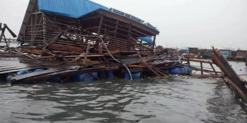 Kunlé Adeyemi'nin yüzen okulu ani çöküşün ardından yıkıldı