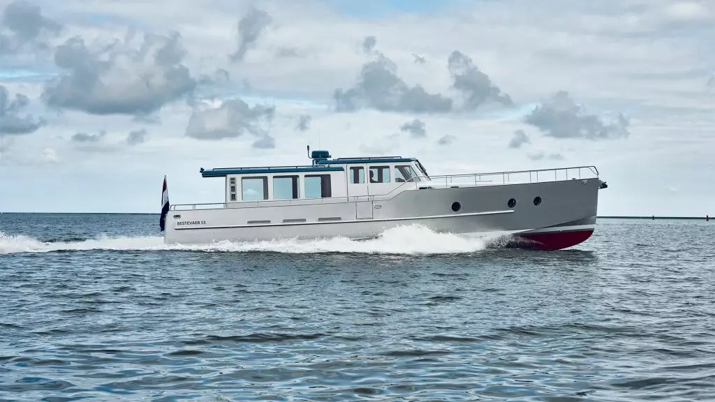 KM Yachtbuilders ra mắt du thuyền Bestevaer 53 M / Y
