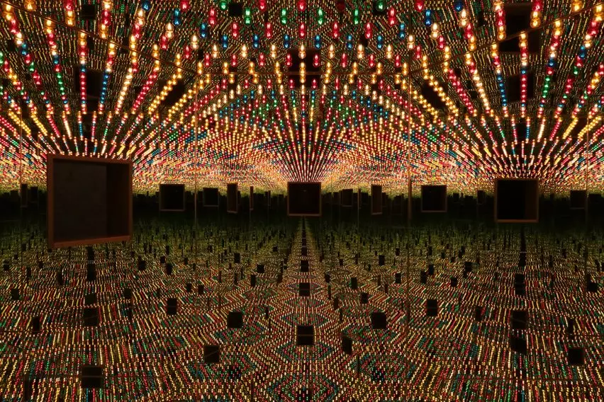 Yayoi Kusama's Infinity Mirror Room Love Forever from Dezeen 이벤트 가이드 2021년 4월