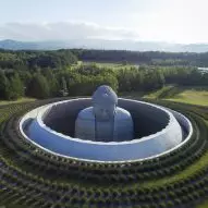 Tadao Ando menciptakan model skala penuh dari Gereja Cahaya untuk pameran 15505_8