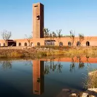 Tower of Bricks kunstsenter i Kina av Interval Architects