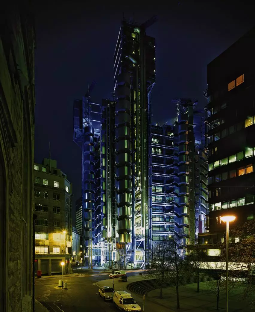 Lloydi hoone Londonis, autor Richard Rogers ja partnerid (nüüd Rogers Stirki sadam + partnerid)