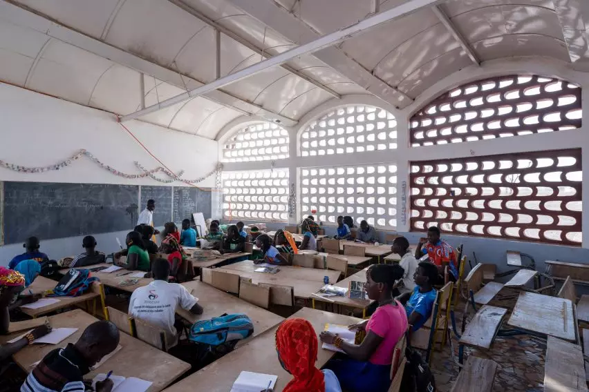 Sukulu ku Makabing Sidi, Senegal, yolembedwa ndi Manuel Herz Architects ndi Magueye Ba