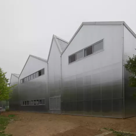 Primus Arkitekter transformas fabrikon en bibliotekon kaj kulturan centron 16345_4