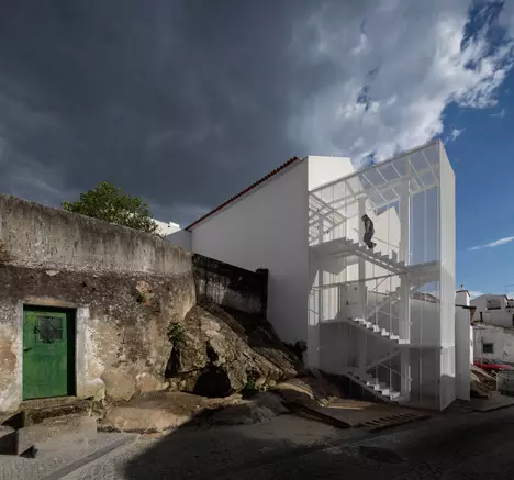 CVDB Arquitectos 在 Arraiolos 的掛毯博物館