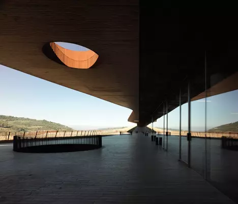 Antinori Winery ដោយ ARCHEA ASSOCIATI