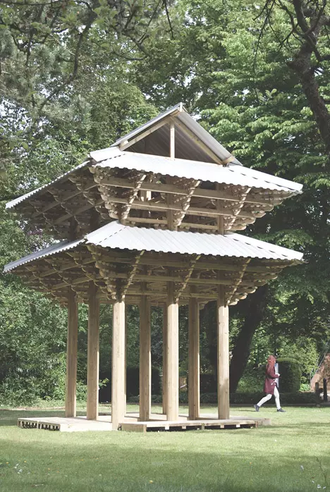 Tempio giapponese in legno al Dorich House Museum degli studenti della Kingston University